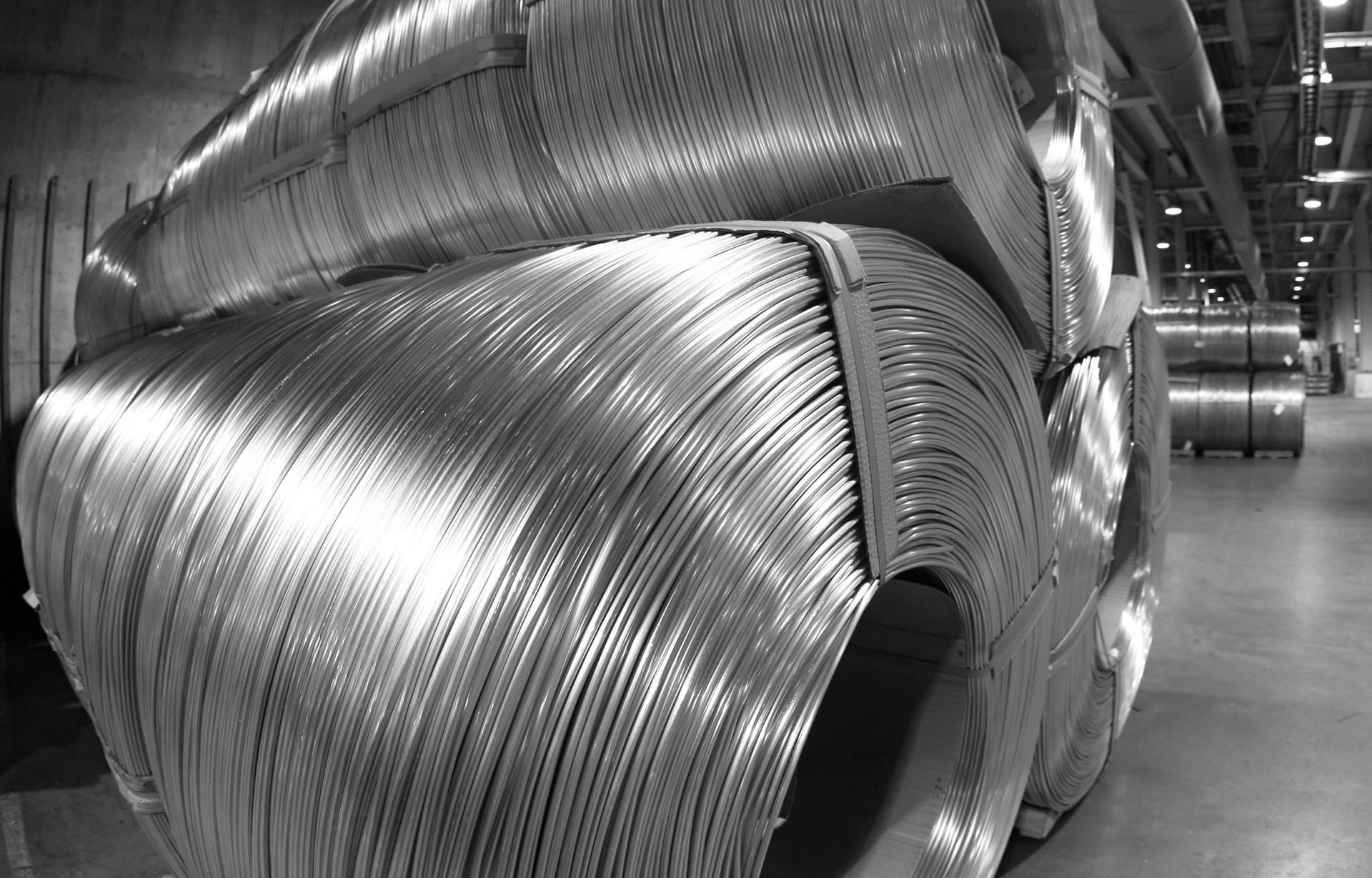 Aluminum vs. Steel: Strength, Weight, and Applications Compared